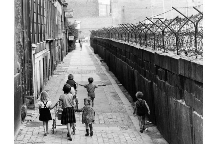 The Many Ways People Escaped Across the Berlin Wall - Voice Media