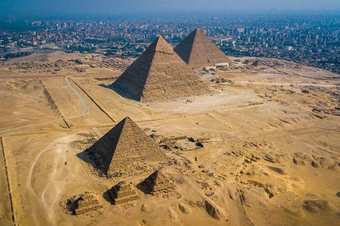 Ancient hydraulic lift systems could have helped build the pyramids ...